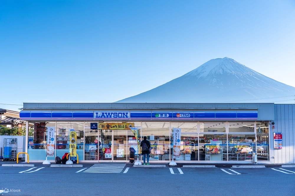 Mt. Fuji, Lake Kawaguchi, Arakurayama Sengen Park, Hikawa Watch Shop ...