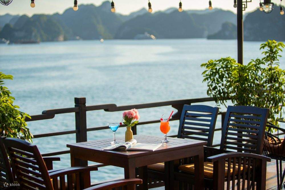 Excursión de 3D2N a la bahía de Halong: Cueva Sung Sot e isla Ti Top en ...