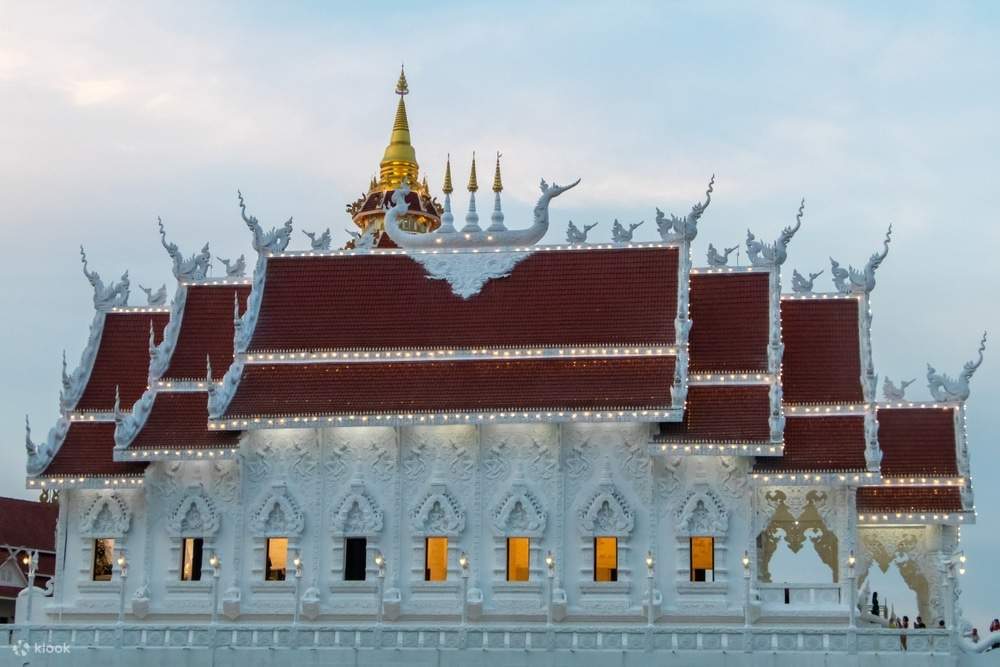 Chiangrai Blue White Red Temple + Lalita Café Buong Araw na Tour ...