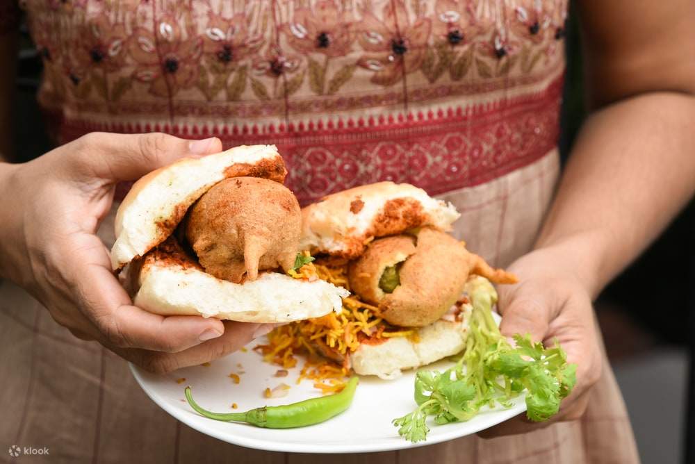 Flavors of Mumbai: Guided Street Food Tasting Tour with a local - Klook ...