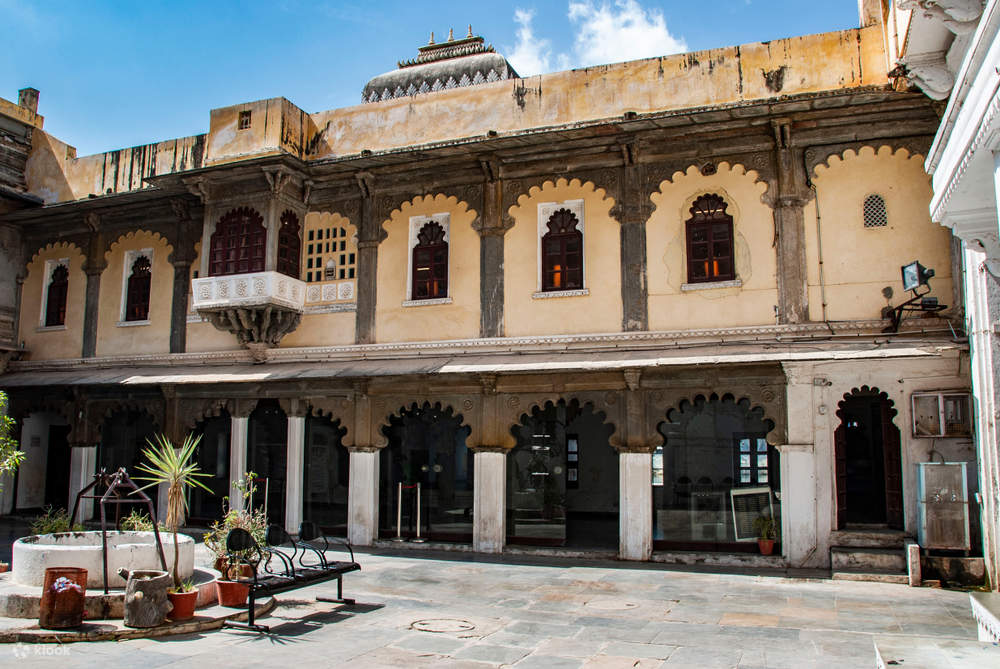 Udaipur in Half a Day: Guided Sightseeing Tour in Car with guide - Klook