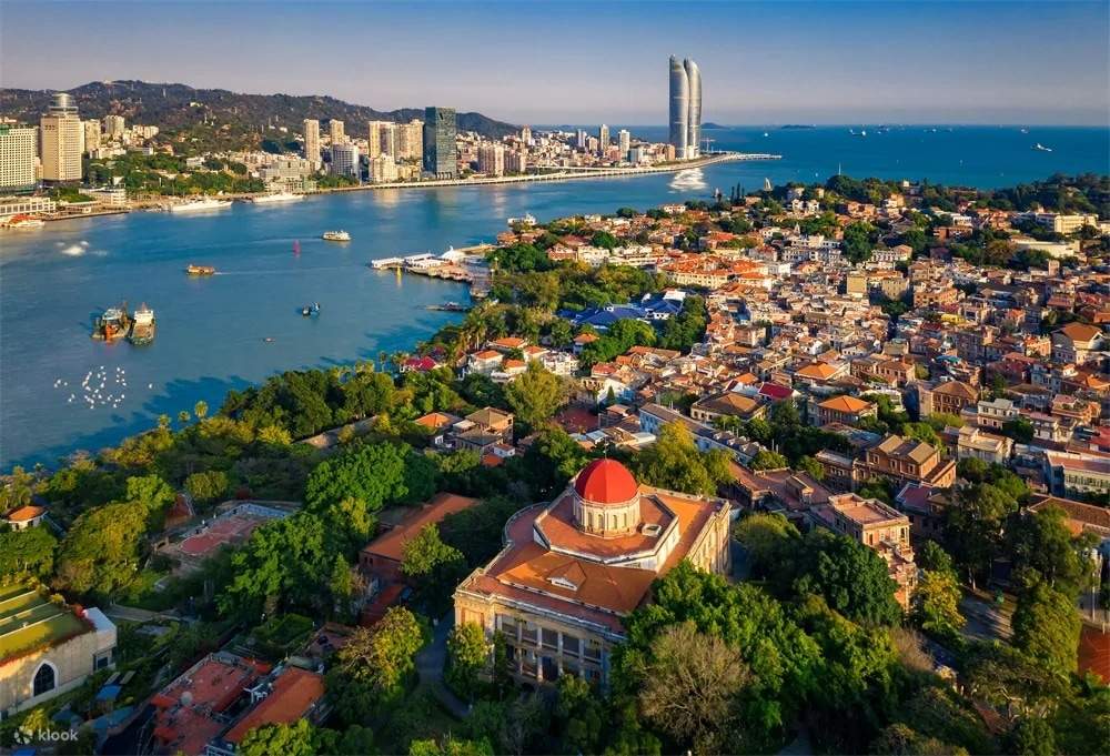 Xiamen Gulangyu Island + Shuzhuang Garden 1-Day Tour (9-Person Small ...