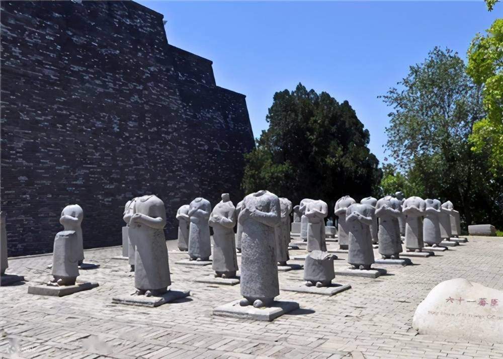 Tur Pribadi Sehari 法门寺 (Famen Temple) dan Qian陵 (Makam Qian) di Xi'an ...