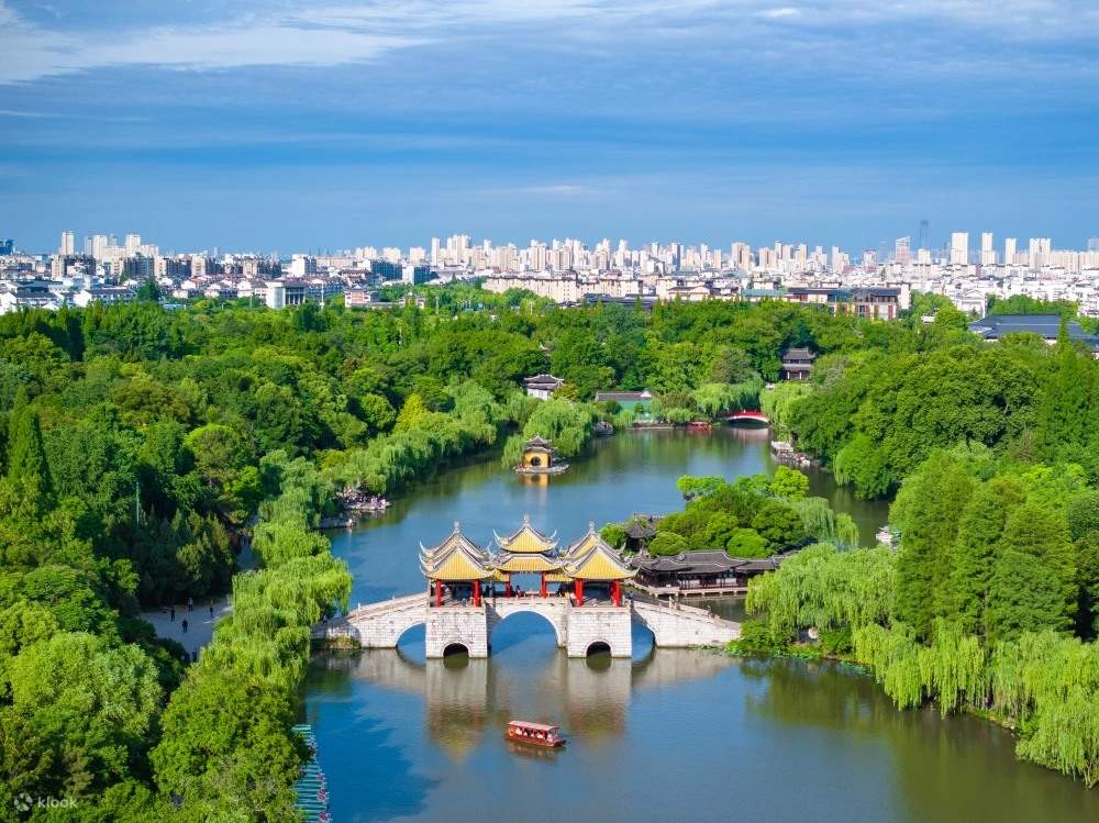 Hangzhou Private Guided Day Tour West Lake, Lingyin Temple, Feilai Peak ...