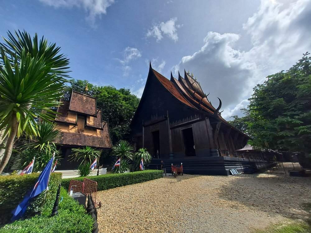 Chiang Rai White Black Blue Temple Series Full Day Tour from Chiang Mai ...