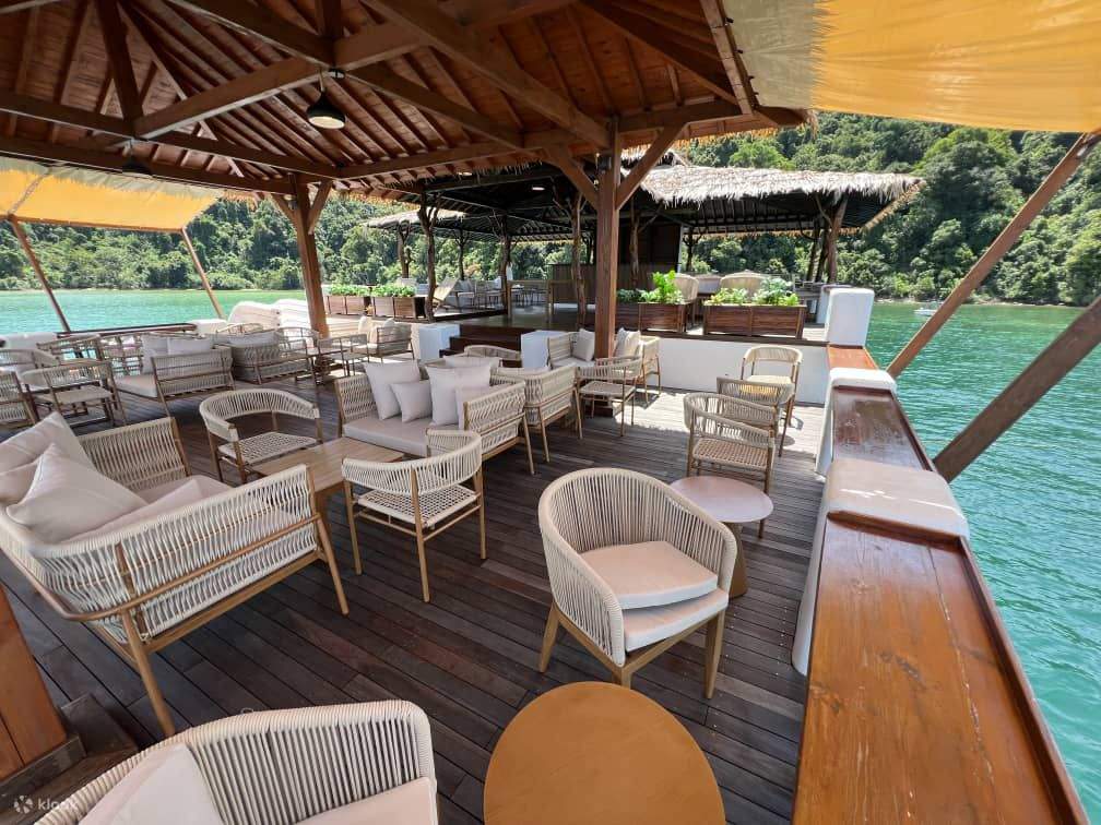 The Floating Club House at Pulau Gaya – Unique Island Dining Near Kota ...