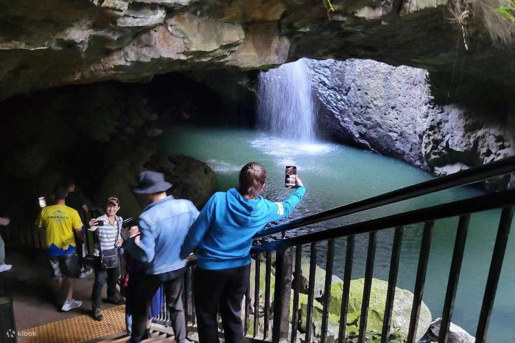 Natural Arch and Springbrook Tour from Gold Coast, Queensland ...