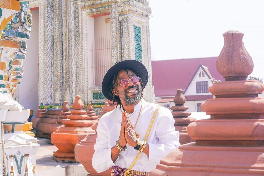 Tur Jalan Kaki Bersejarah di Pasar Bunga & Wat Pho Bangkok - Klook ...