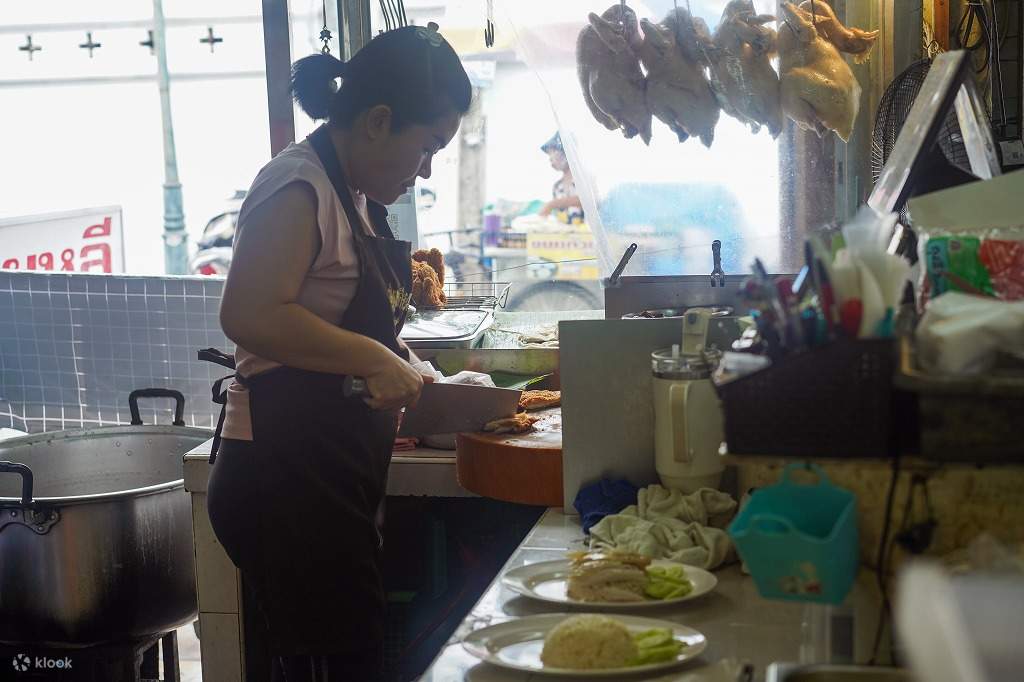 Bangkok Wat Pho & Flower Market Historical Walking Tour - Klook India