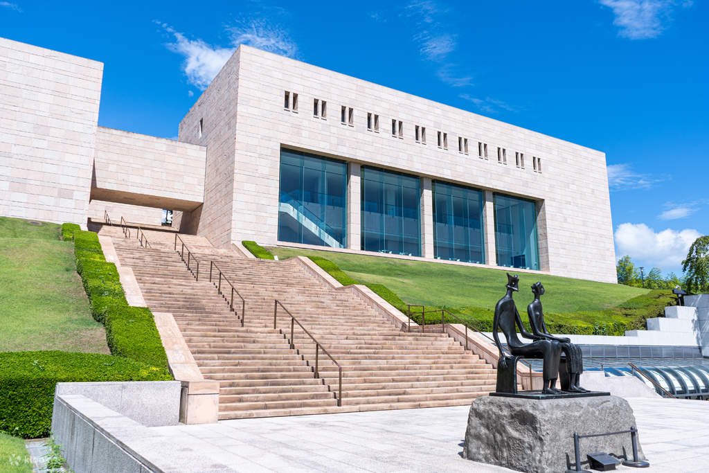 MOA Museum, Atami Sun Beach, and Atami Castle Day Tour (Depart from ...