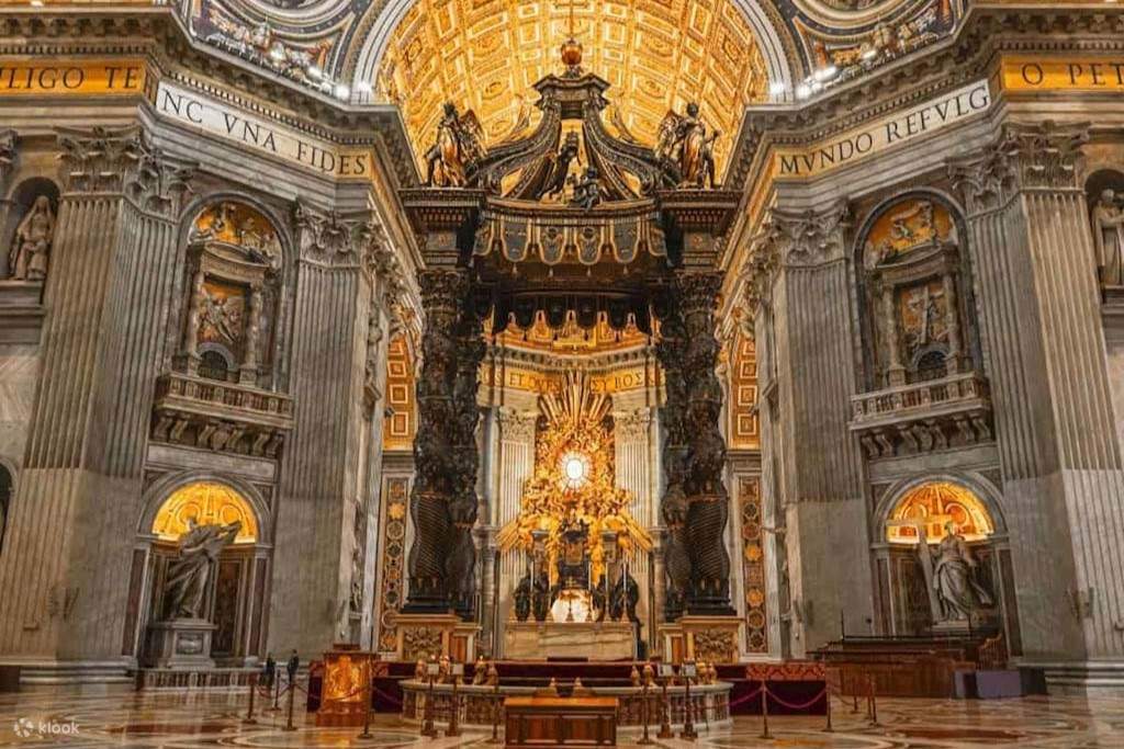 Tour durch den Petersdom mit Kuppelbesteigung und päpstlichen Krypten ...