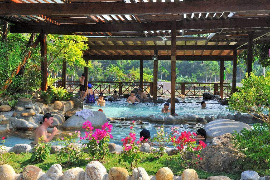 Miaoli｜Stone Wind Hot Spring Castle｜Pengalaman Mandi Mata Air Panas untuk Dua Orang・Masakan ...