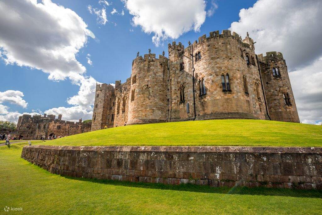 Alnwick Castle and the Borders Day Tour from Edinburgh - Klook