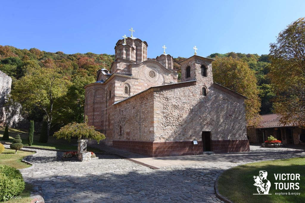 Tour dei monasteri medievali di 9 ore e della grotta di Resava - Klook ...