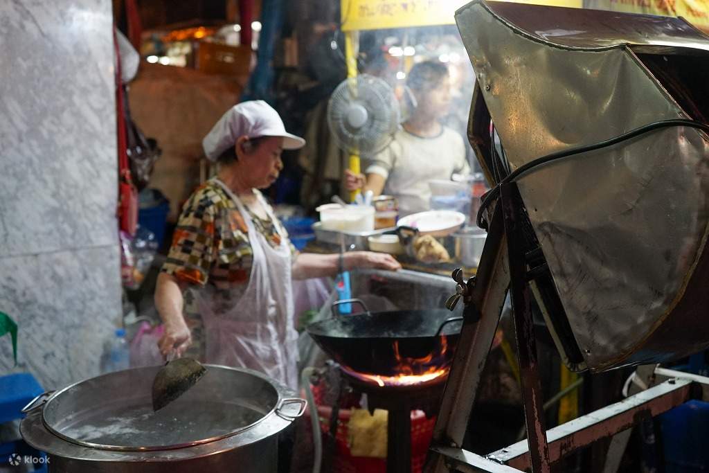 Bangkok Night Foodie Tour in Chinatown - Klook