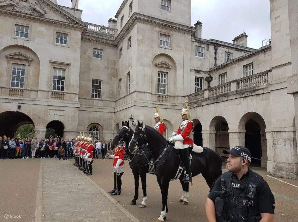 The Crown British Royalty Walking Tour - Klook