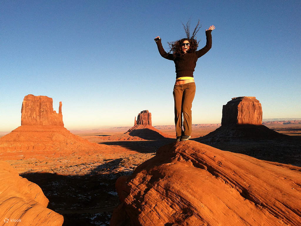 Monument Valley Tribal Park and Navajo Reservation Day Tour from Sedona ...