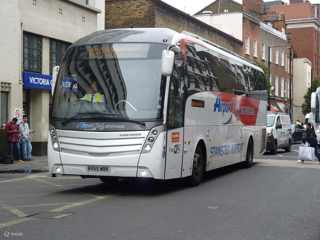 Flughafenshuttle nach London von Airport Bus Express - Klook