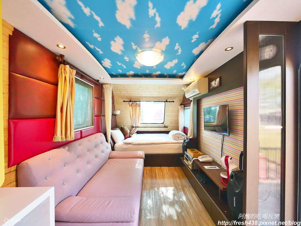 Chiayi Poetry Garden Resort Camping Car Experience - Klook Canada