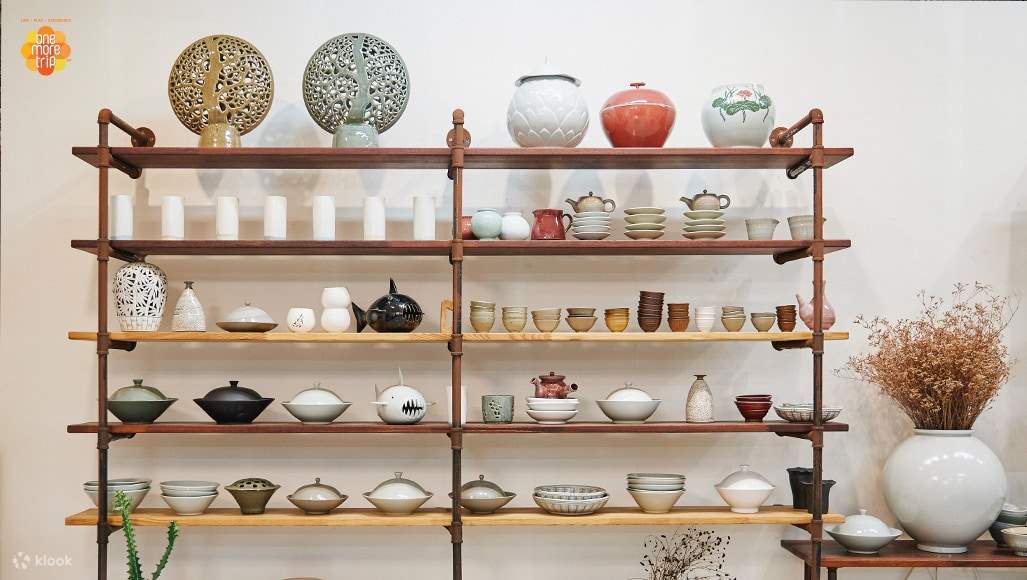 Traditional Korean Pottery Moon Jar Making Class - Klook United States