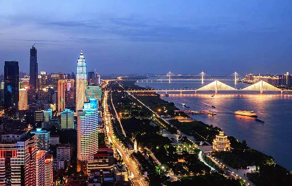 Wuhan 2-day tour (in-depth explanation 16-person group) Yellow Crane ...