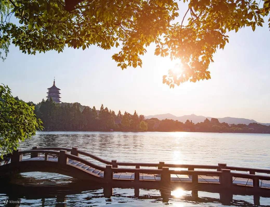 Hangzhou West Lake Leifeng Pagoda Broken Bridge Snow Private Guide Half ...