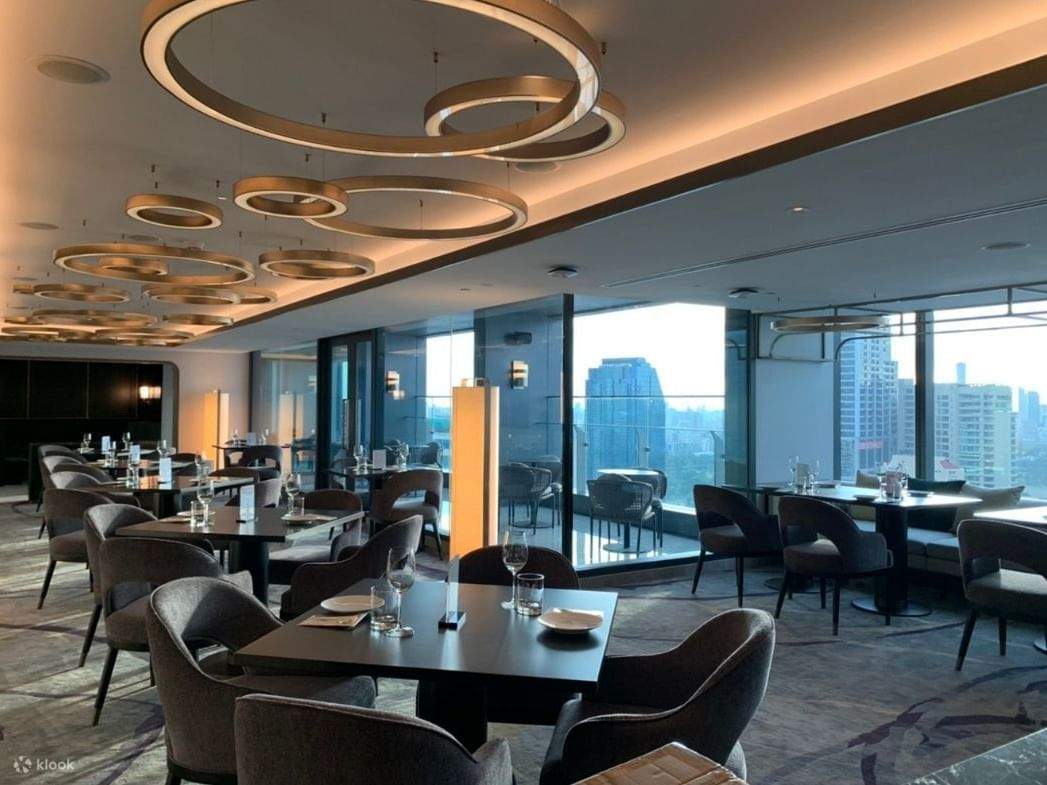 Carlton Club Lounge Level 33 Reservation in Carlton Hotel Bangkok ...
