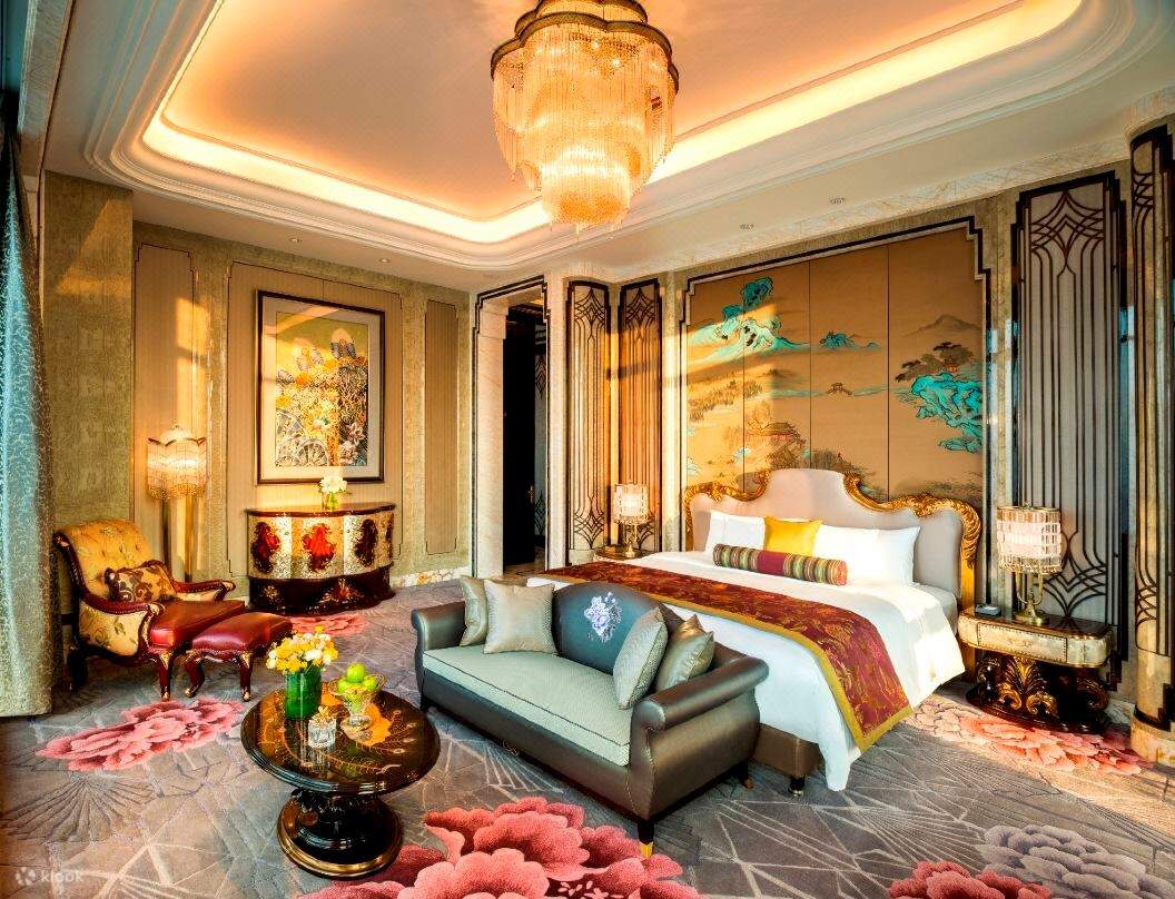 Wanda Reign Chengdu Hotel Accommodation Package - Klook India
