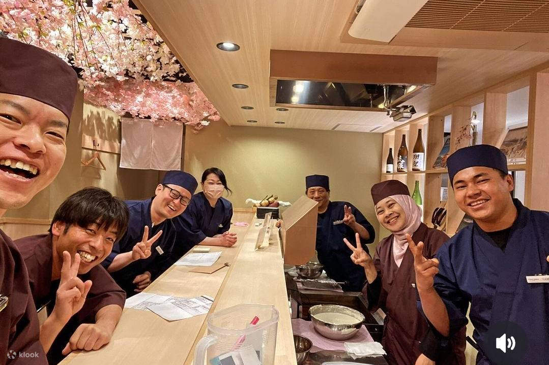 Muslim-friendly food crawl and tempura lunch in Tokyo - Klook United ...