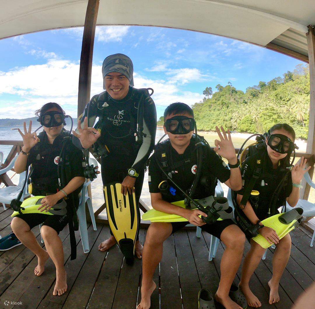 Explore the Underwater World: PADI Discover Scuba Diving in Kota ...