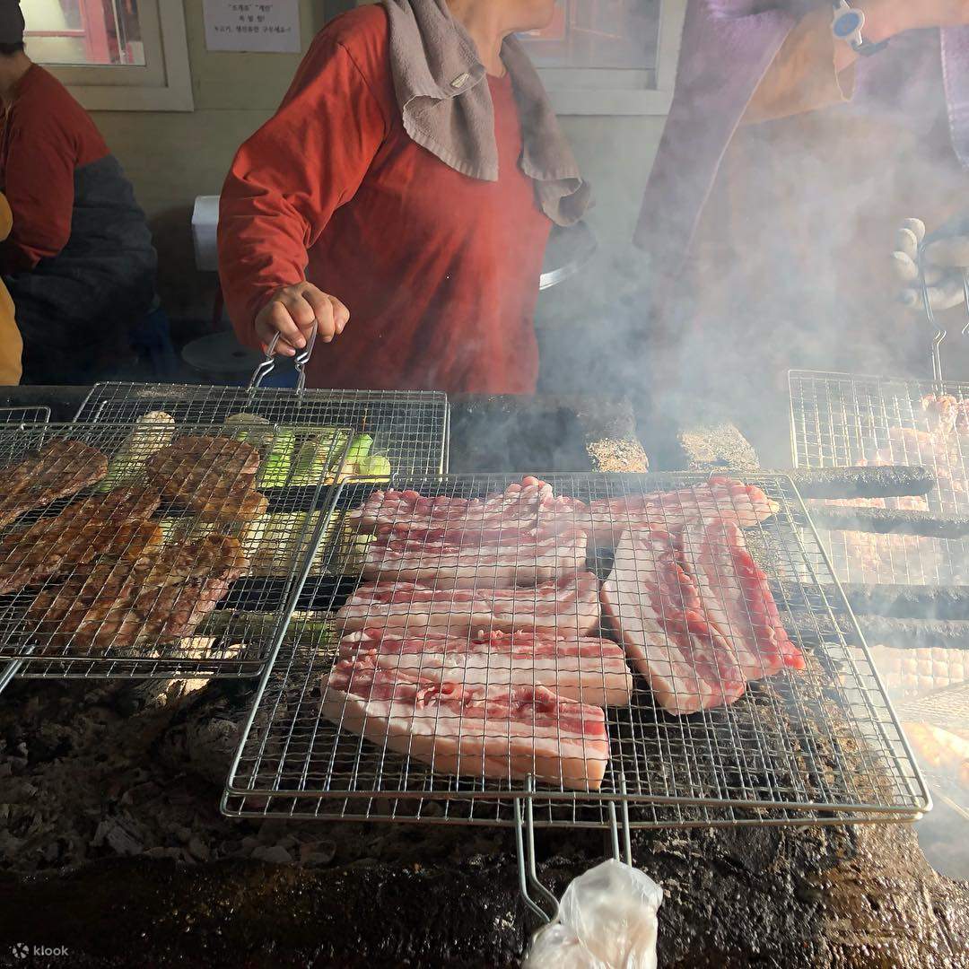 BBQ Korea di Local Kiln Jjimjilbang dan Discovery of Wonders Tour ...