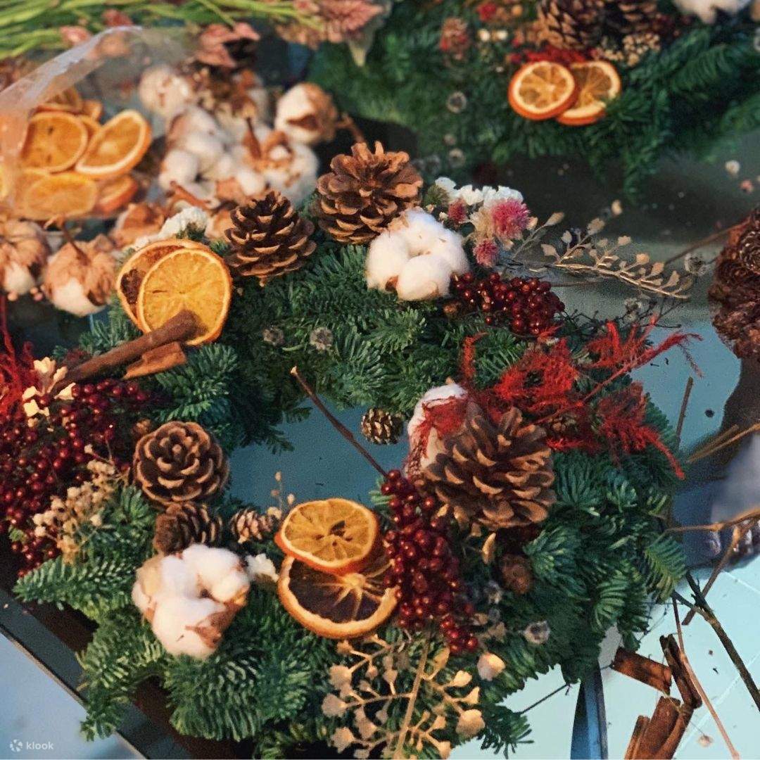 Christmas tree and garland workshop - Klook Australia