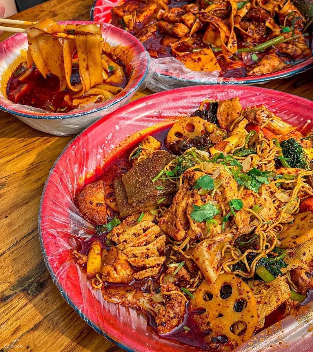 Liujiaxia and Bingling Temple Grottoes Day Tour from Lanzhou: Embrace ...