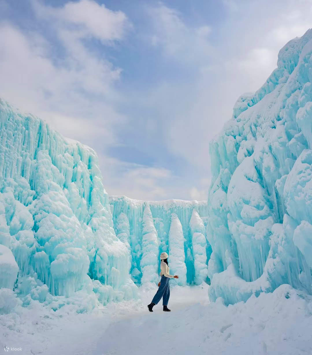 Shikotsu Lake Ice Falls Festival, Lake Toya, Noboribetsu Jigokudani ...