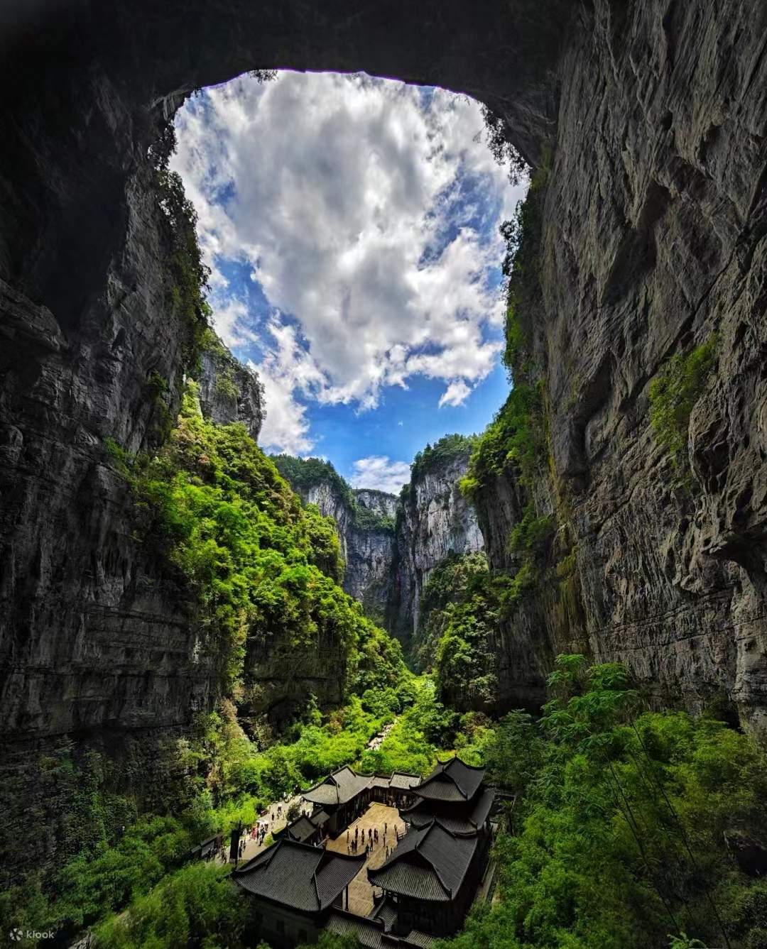 A perfect match - Wulong Tiansheng Three Bridges Longshui Gorge Ground ...