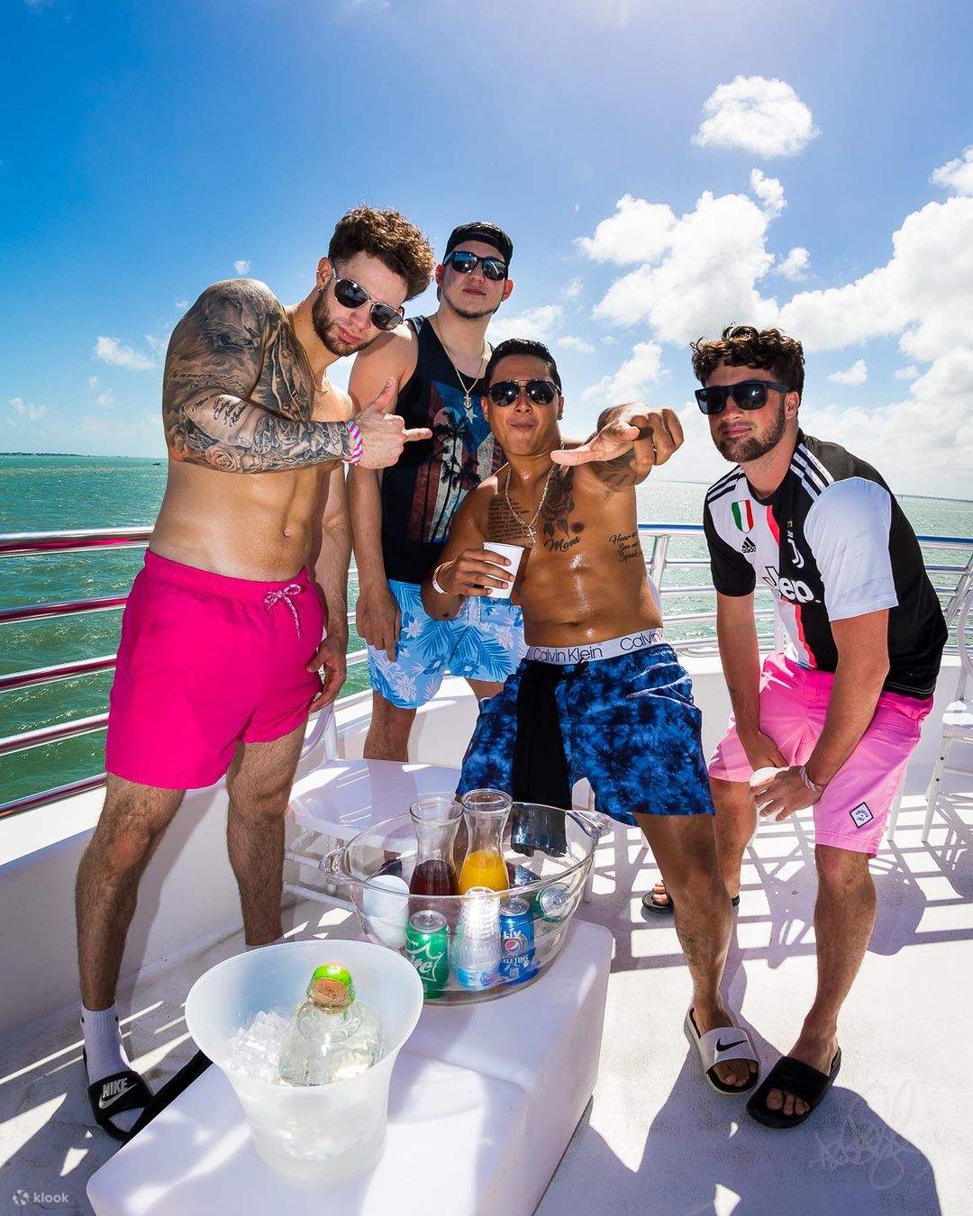 Experience the Ultimate Miami Vibes: Boat Party with Free Open Bar and Live DJ - Klook India