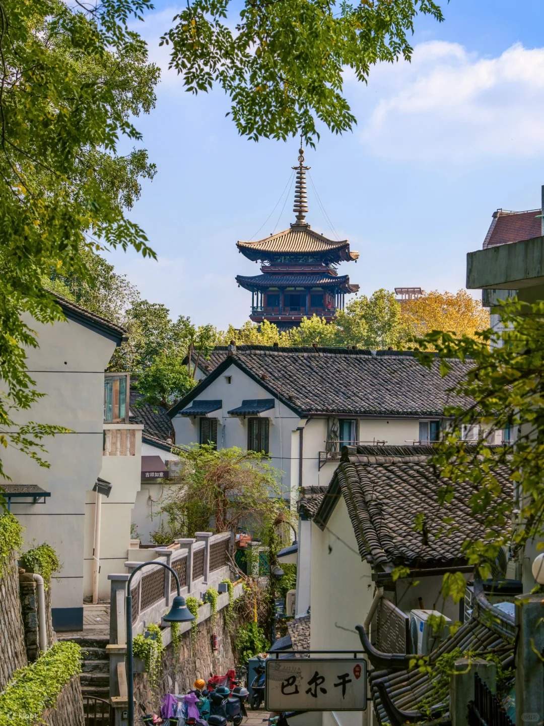 Hangzhou Imperial Architecture Culture One-Day Private Tour: De Shou ...