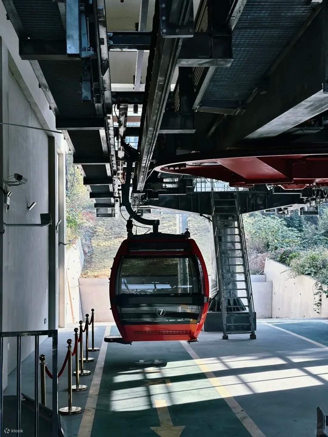 Guilin Reed Flute Cave, Dongli Ancient Village, and Yaoshan Cable Car ...