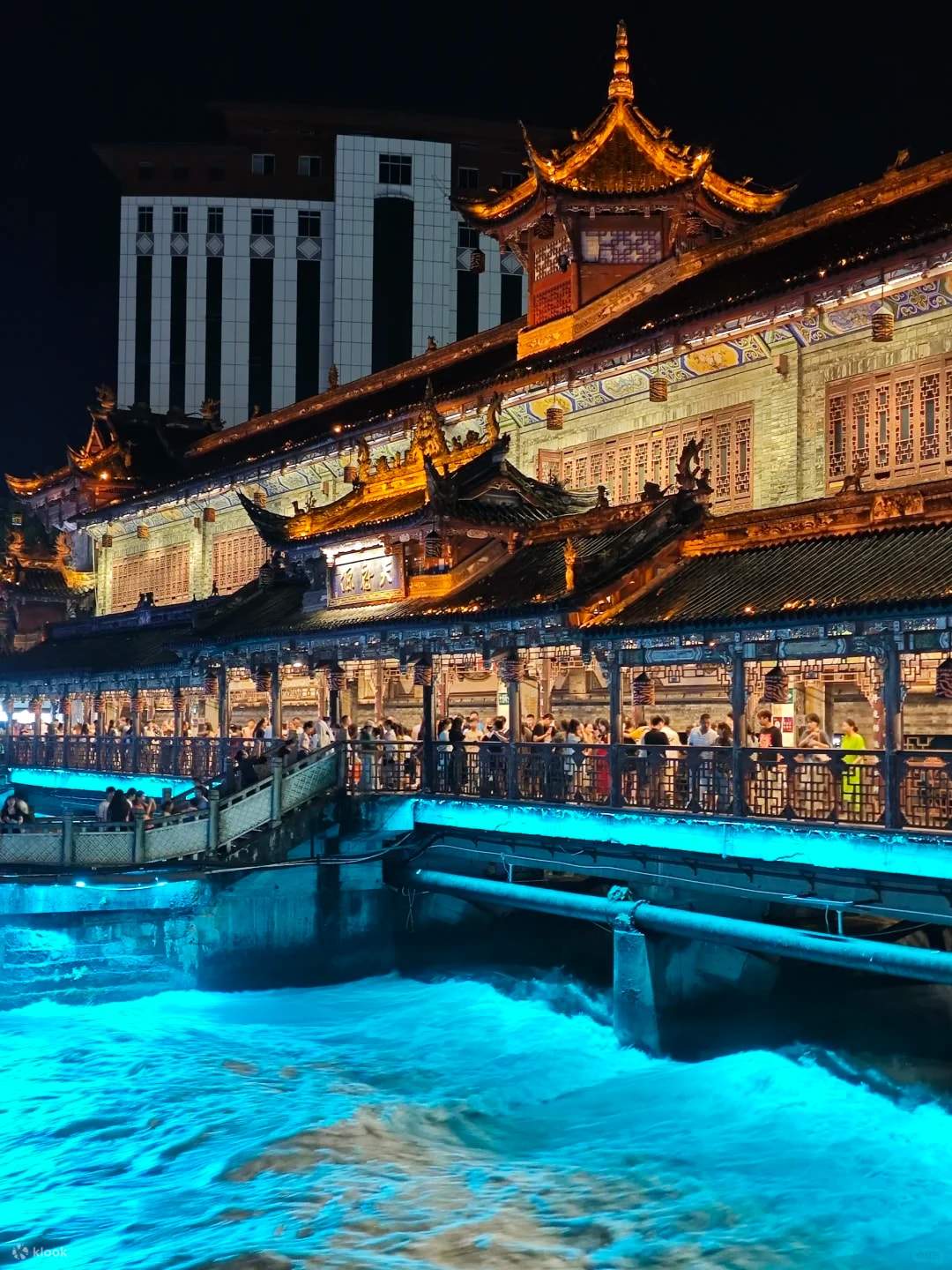 Sichuan Dujiangyan + Sanxingdui / Qingcheng Mountain / Panda Valley ...