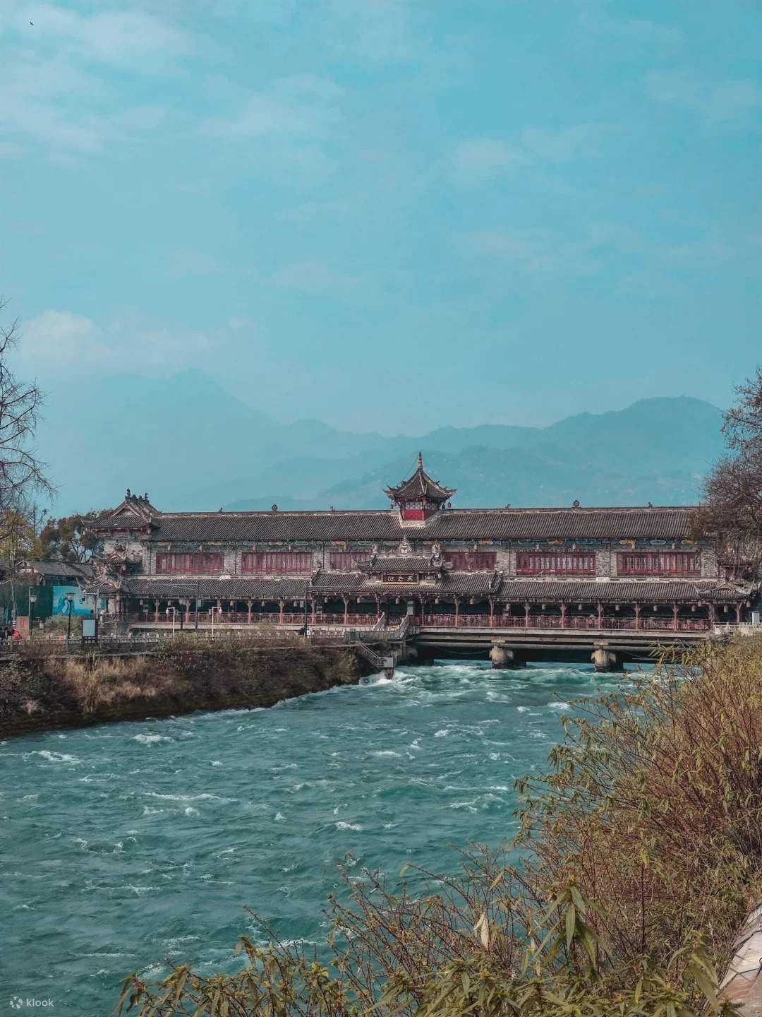 Chengdu Panda Base + Sanxingdui Museum / Dujiangyan / Leshan Giant ...