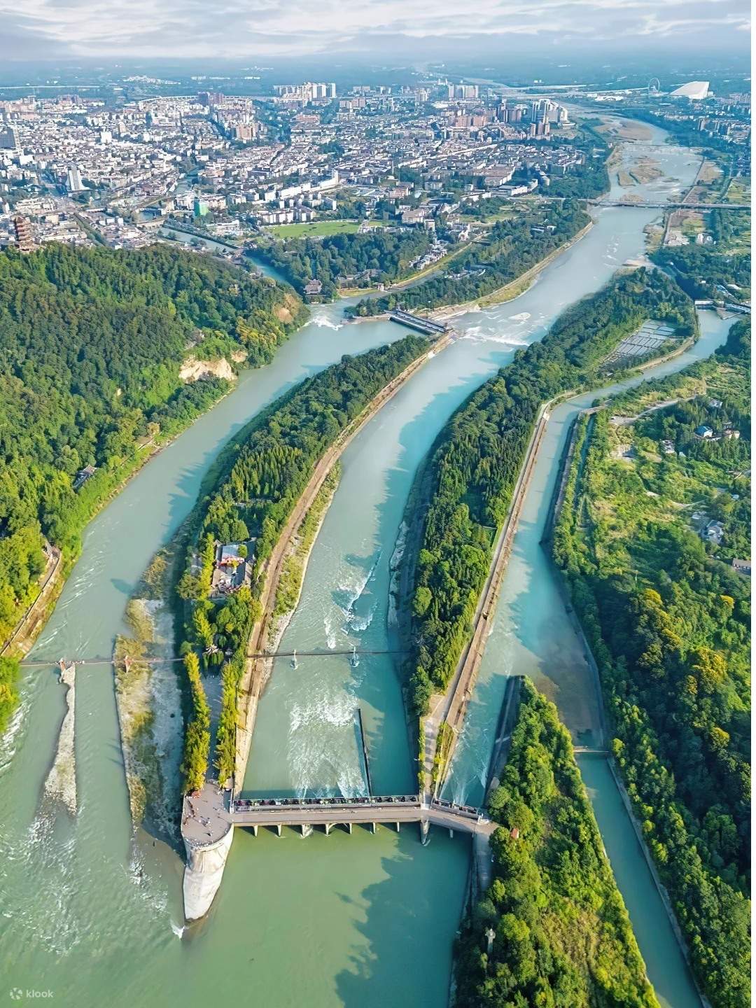 Sichuan Dujiangyan + Sanxingdui / Qingcheng Mountain / Panda Valley ...