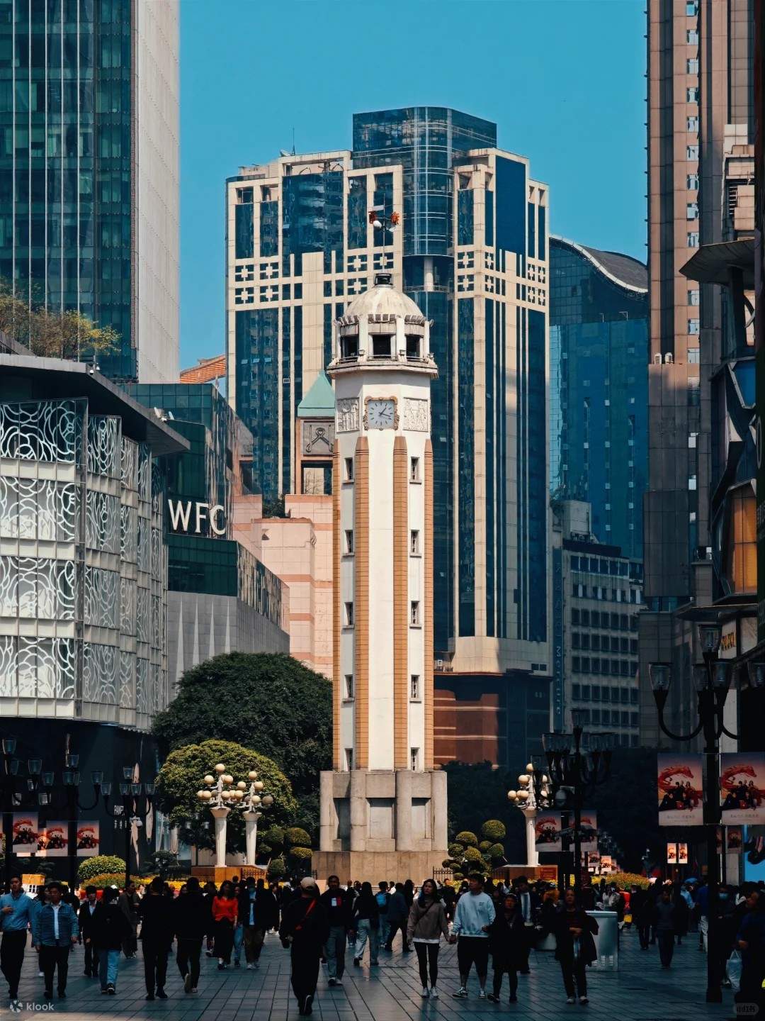 Chongqing City 4-day tour 2-8 people small group Jiefangbei ...