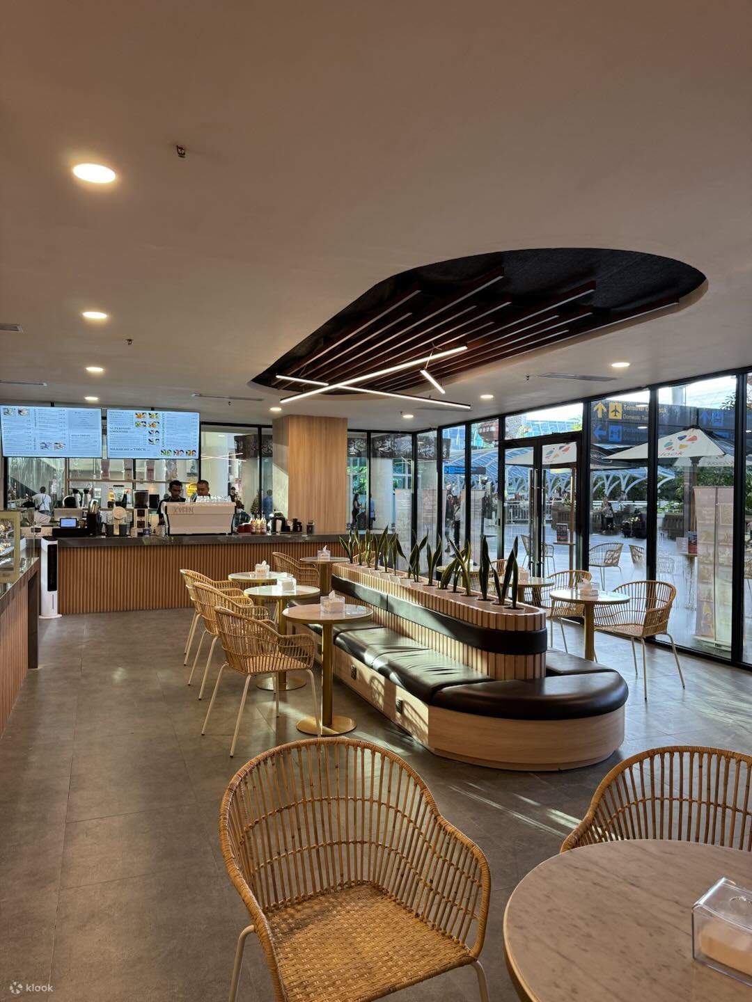 Kopi Kafin di Lapangan Terbang Ketibaan Antarabangsa Bali - Klook ...