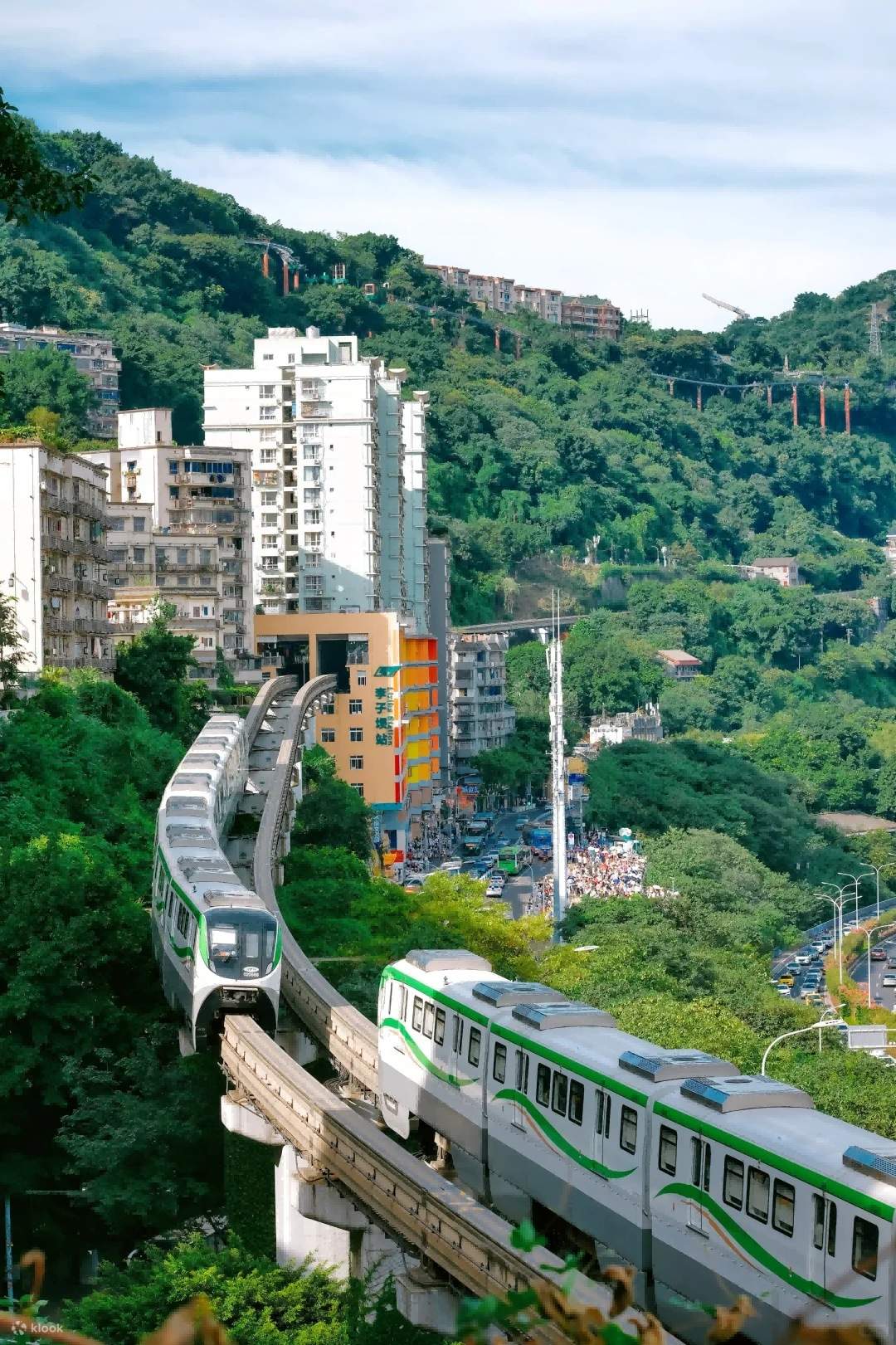 Chongqing City 4-day tour 2-8 people small group Jiefangbei ...