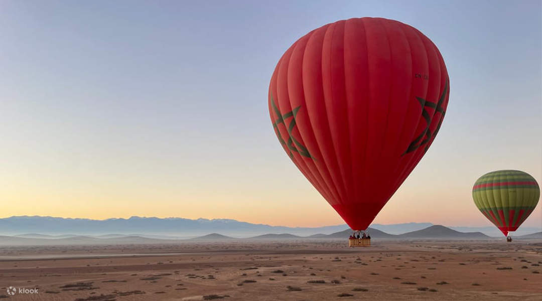 Paseo en globo aerostático de 5 horas sobre La Palmeraie de Marrakech ...
