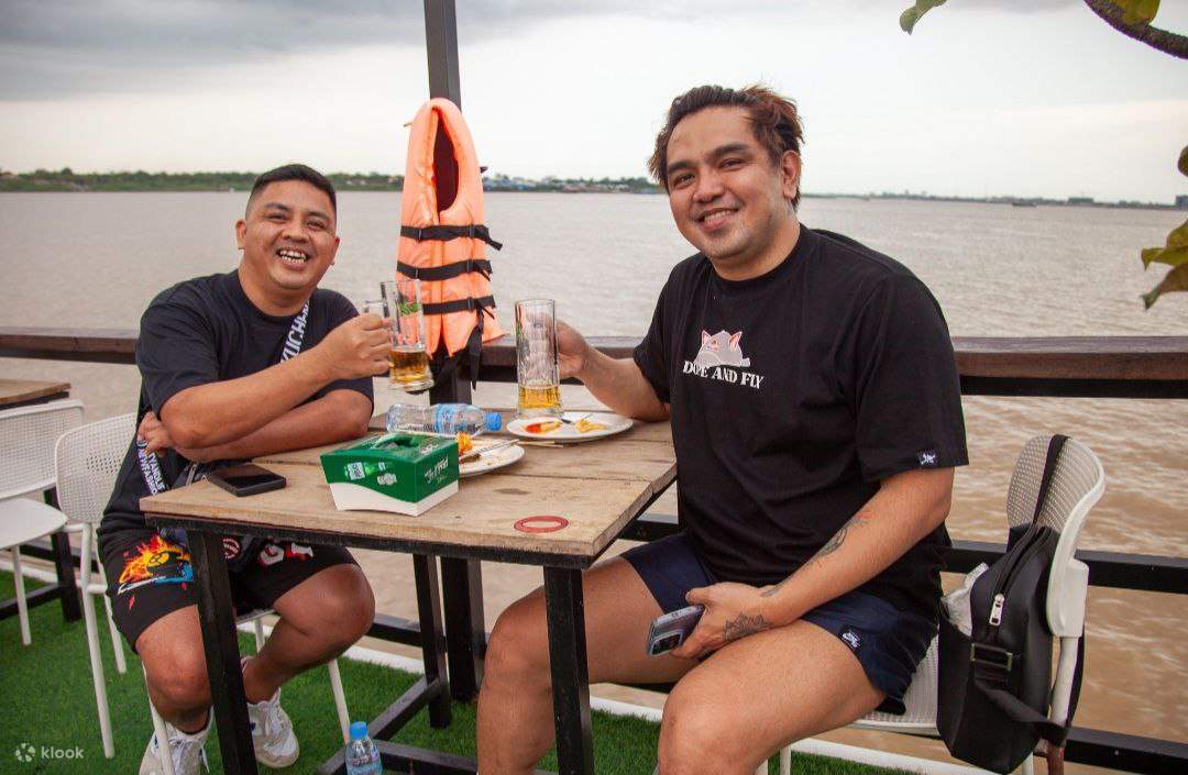 Phnom Penh Sunset Cruise tour with Unlimited Beers & Soft Drinks - Klook