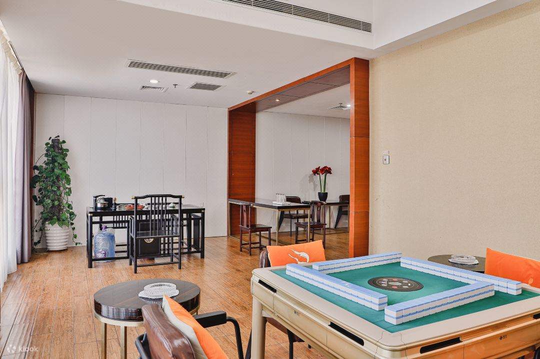 Kelly Hotel full buffet pure play 2 days group - Klook Australia