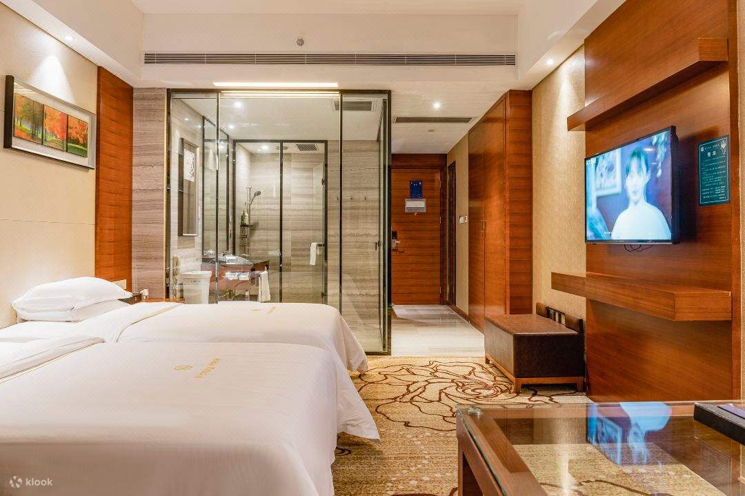 Kelly Hotel full buffet pure play 2 days group - Klook