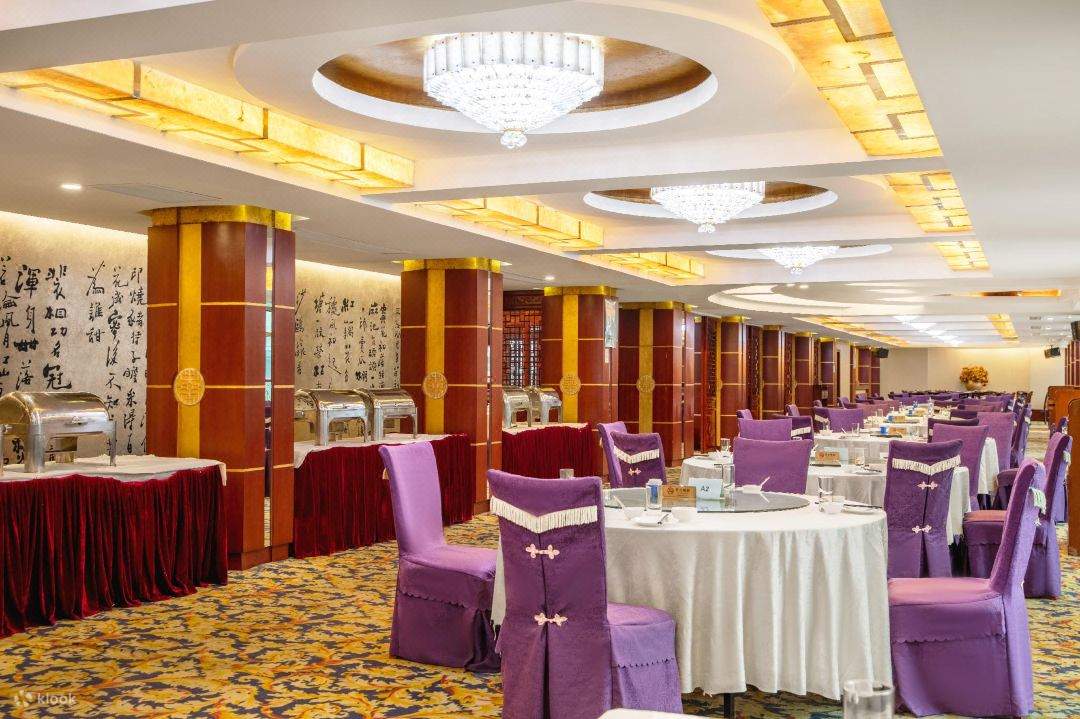 Shanghai Jinrong International Hotel Accommodation Package - Klook ...