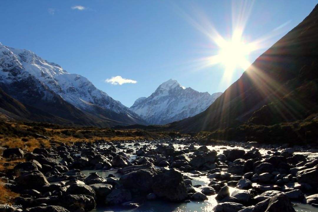 Christchurch to Queenstown via Mt Cook & Tekapo Small Group Tour ...